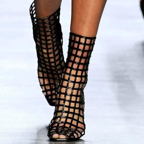 Yves Saint Laurent | Shoes | Preowned Ysl Black Patent Leather Cage ...